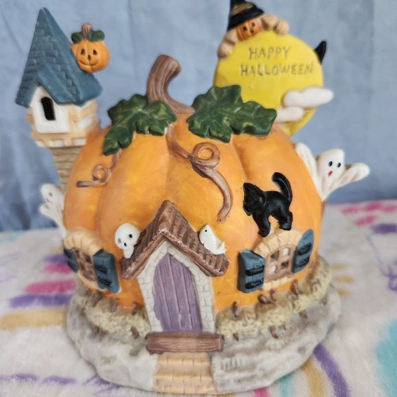 handcrafted | Holiday | Vintage Halloween Building | Poshmark
